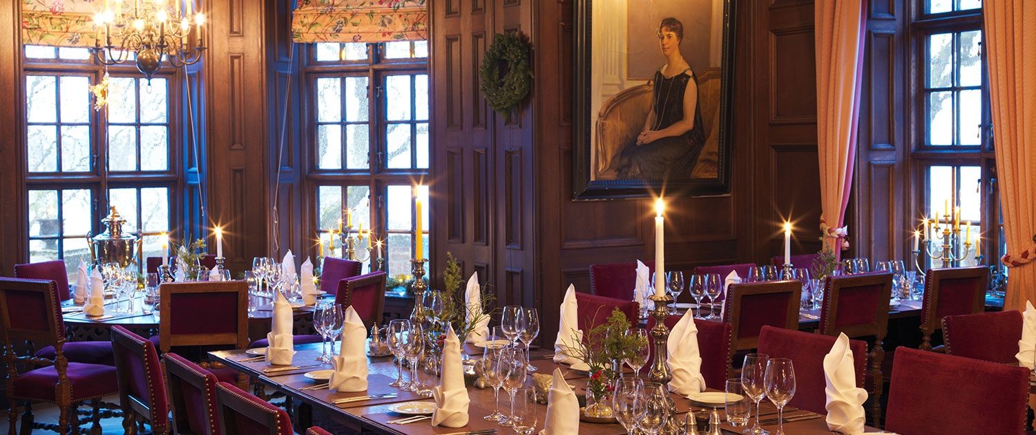 Magiskt Julbord i Slottsmiljö på Engsholms Slott, 1 timma från Sthlm.